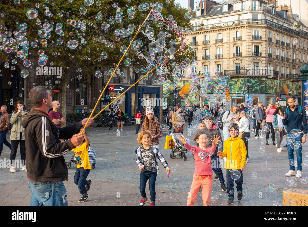 Paris france bubble hi-res stock photography and images - Alamy