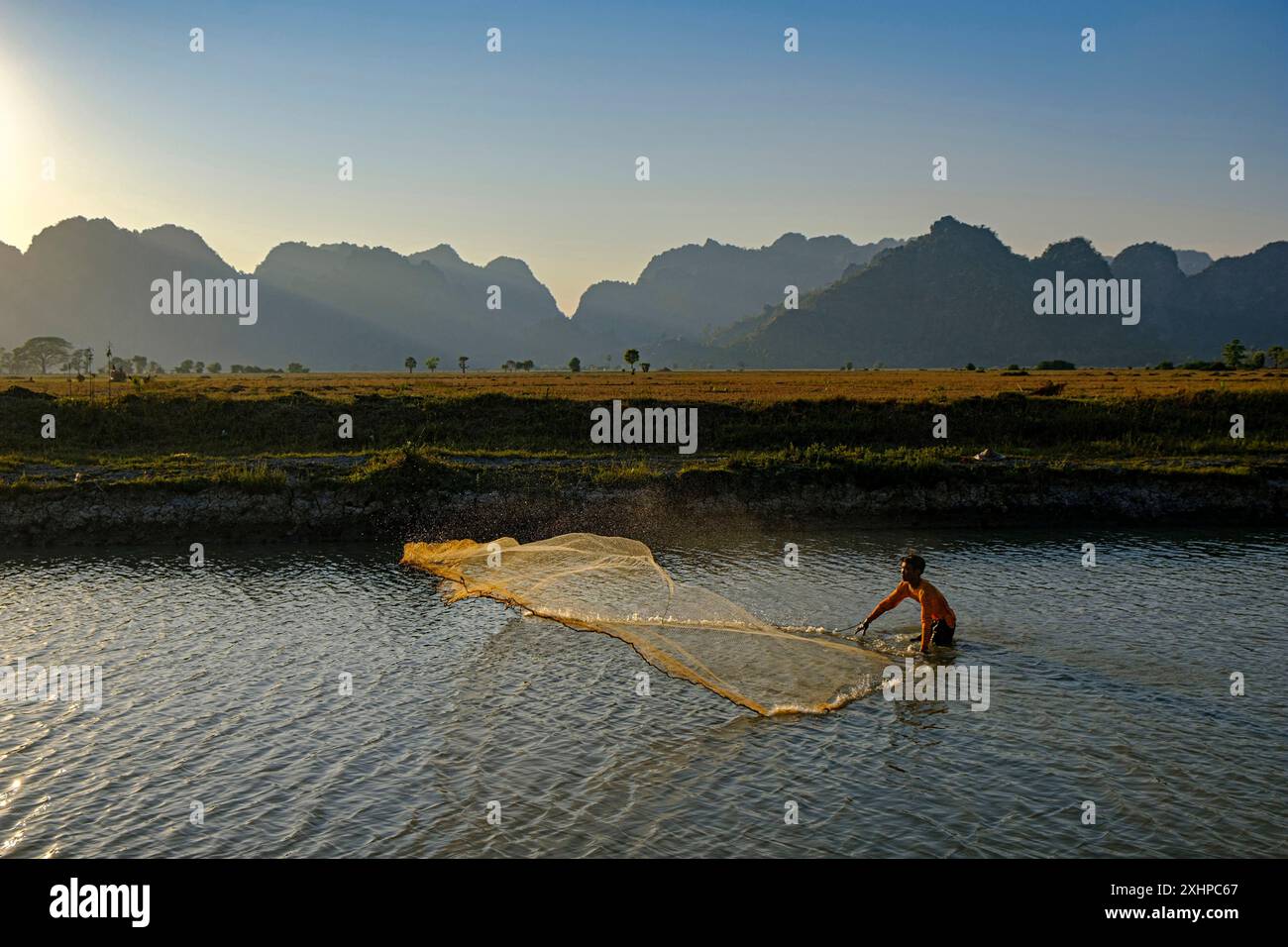Myanmar, Burma, Karen or Kayin state, Hpa An, net fisher Stock Photo ...