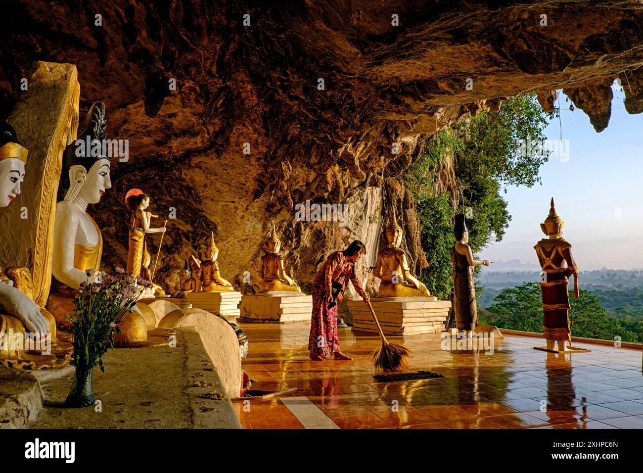 Myanmar, Burma, Karen state, Hpa An, Ya Teak Pyan cave Stock Photo - Alamy