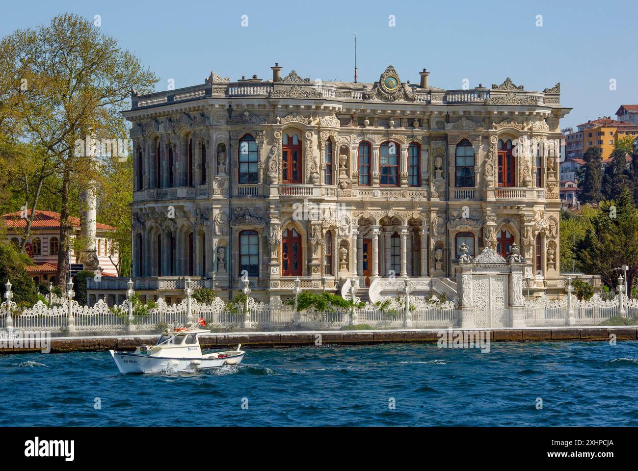 House on the bosphorus hi-res stock photography and images - Alamy