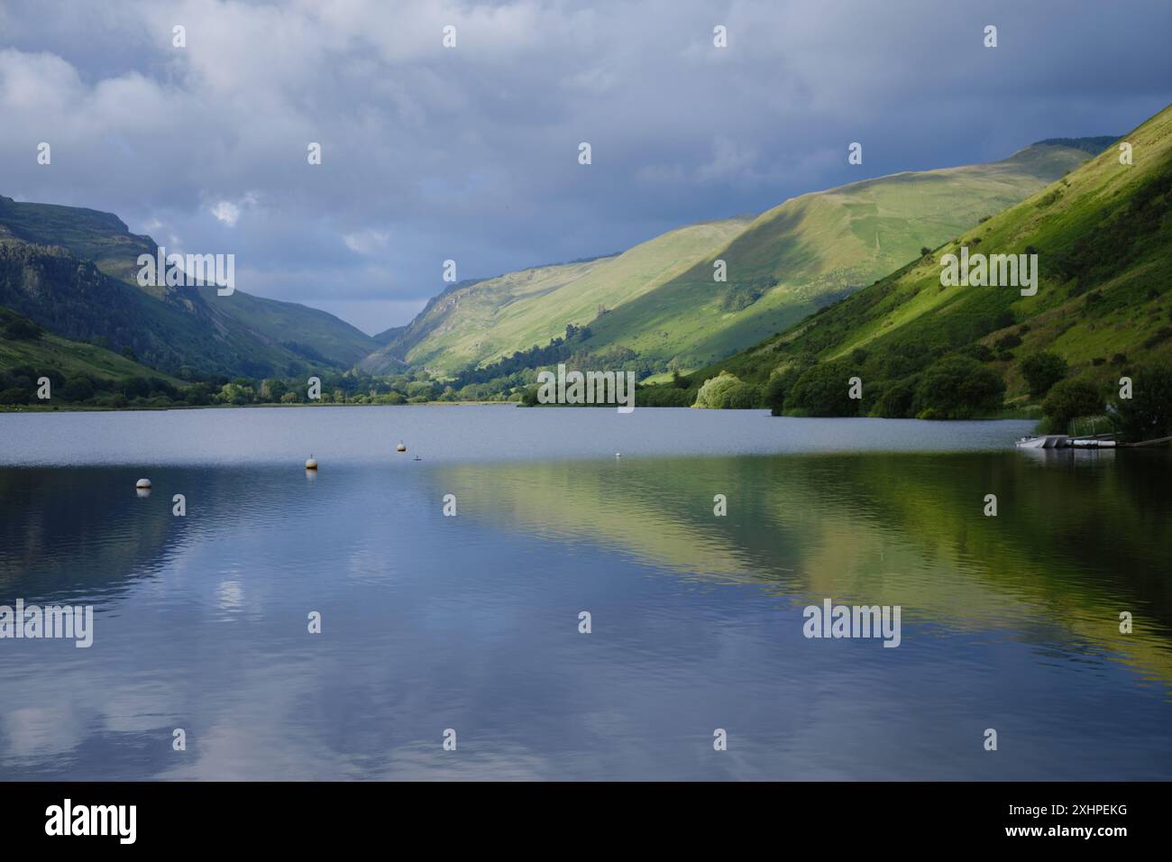 Tal-y-llyn lake in Snowdonia, North Wales Stock Photo - Alamy