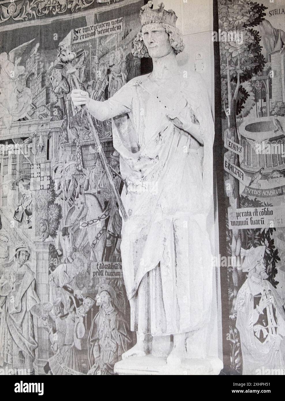 France, Paris, statue of Philippe Auguste, Reims cathedral Stock Photo ...