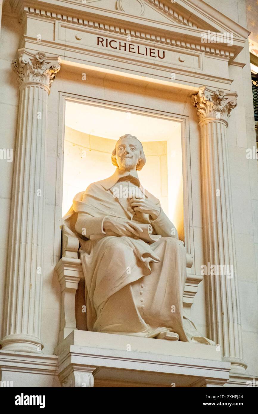 France, Paris, Sorbonne University, Richelieu amphitheater, statue of ...