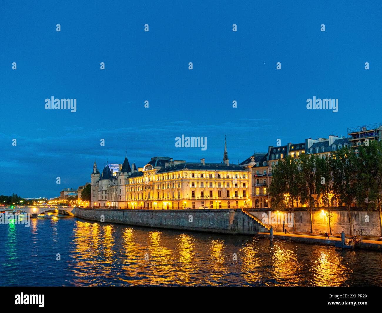Samaritaine, grand magasin, paris, france hi-res stock photography and ...