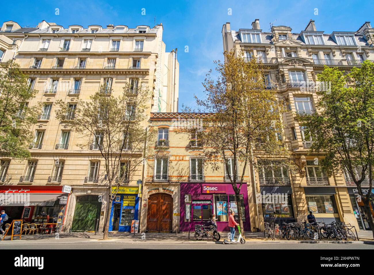 France, Paris, layout of the Philippe Auguste enclosure wall indicated ...