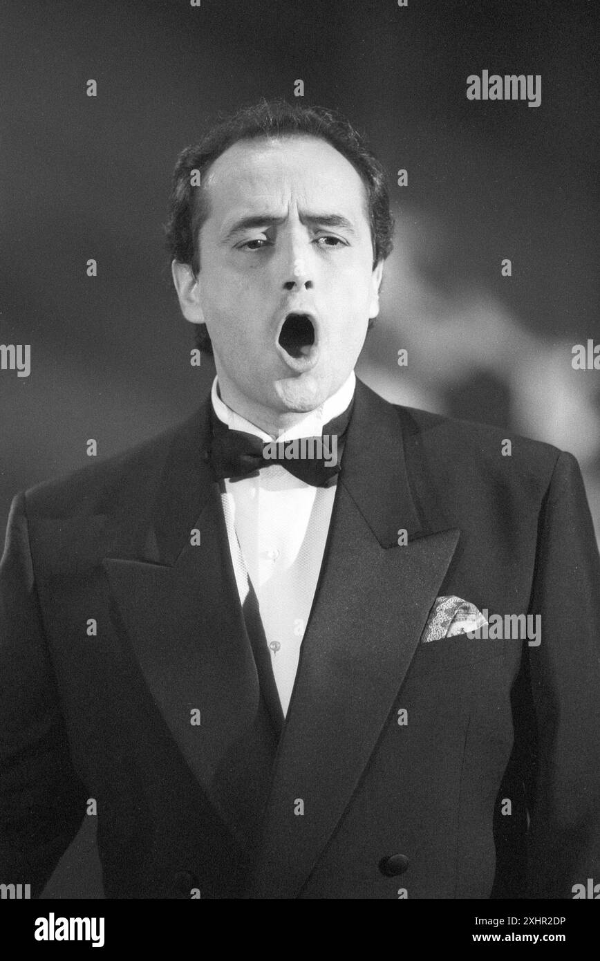 Spanischer tenor Black and White Stock Photos & Images - Alamy