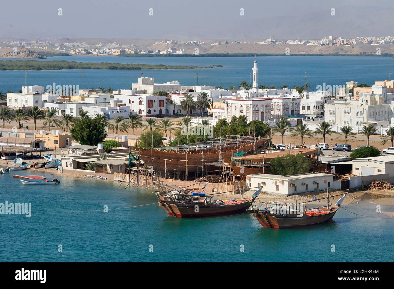 Oman sur dhow shipyard hi-res stock photography and images - Alamy