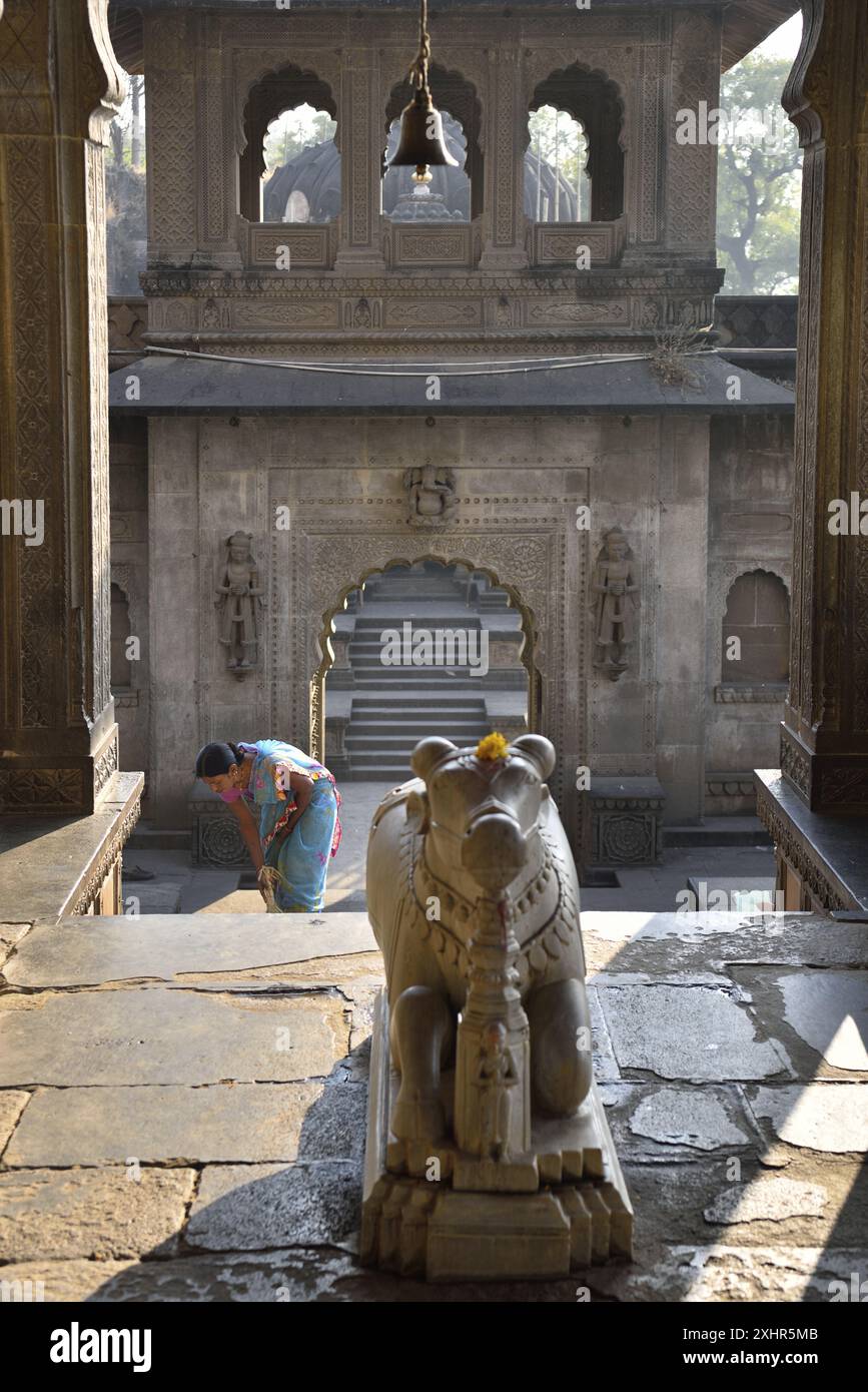 India, Madhya Pradesh, Maheshwar, Ahilya fort, Shiva temple with Nandi ...