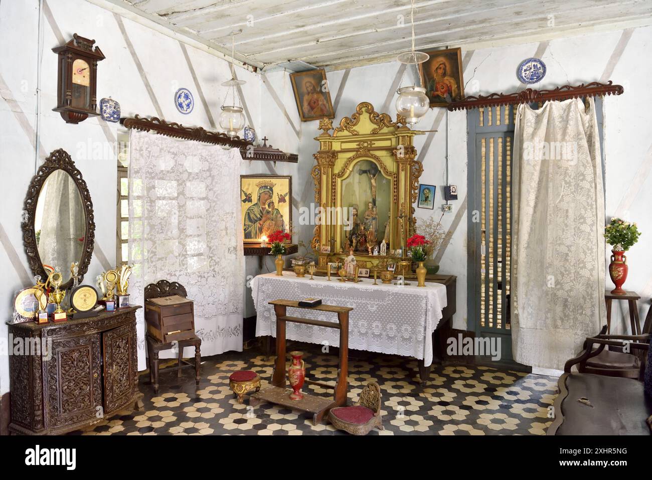 India, Goa, Chandor, Casa Fernandes, Family chapel Stock Photo - Alamy