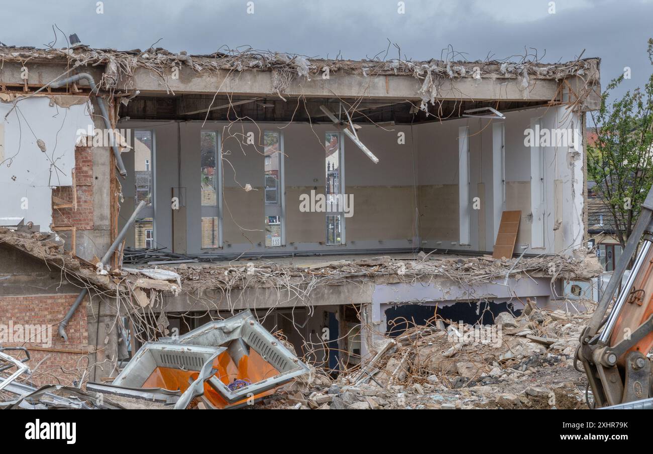 Safely tear down building hi-res stock photography and images - Alamy