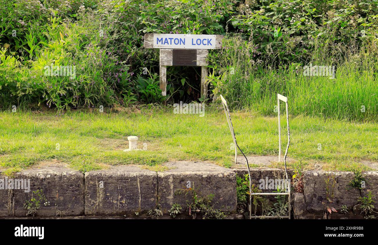 Sign for Maton Lock on the The Kennett & Avon Canal at Devizes. Taken ...