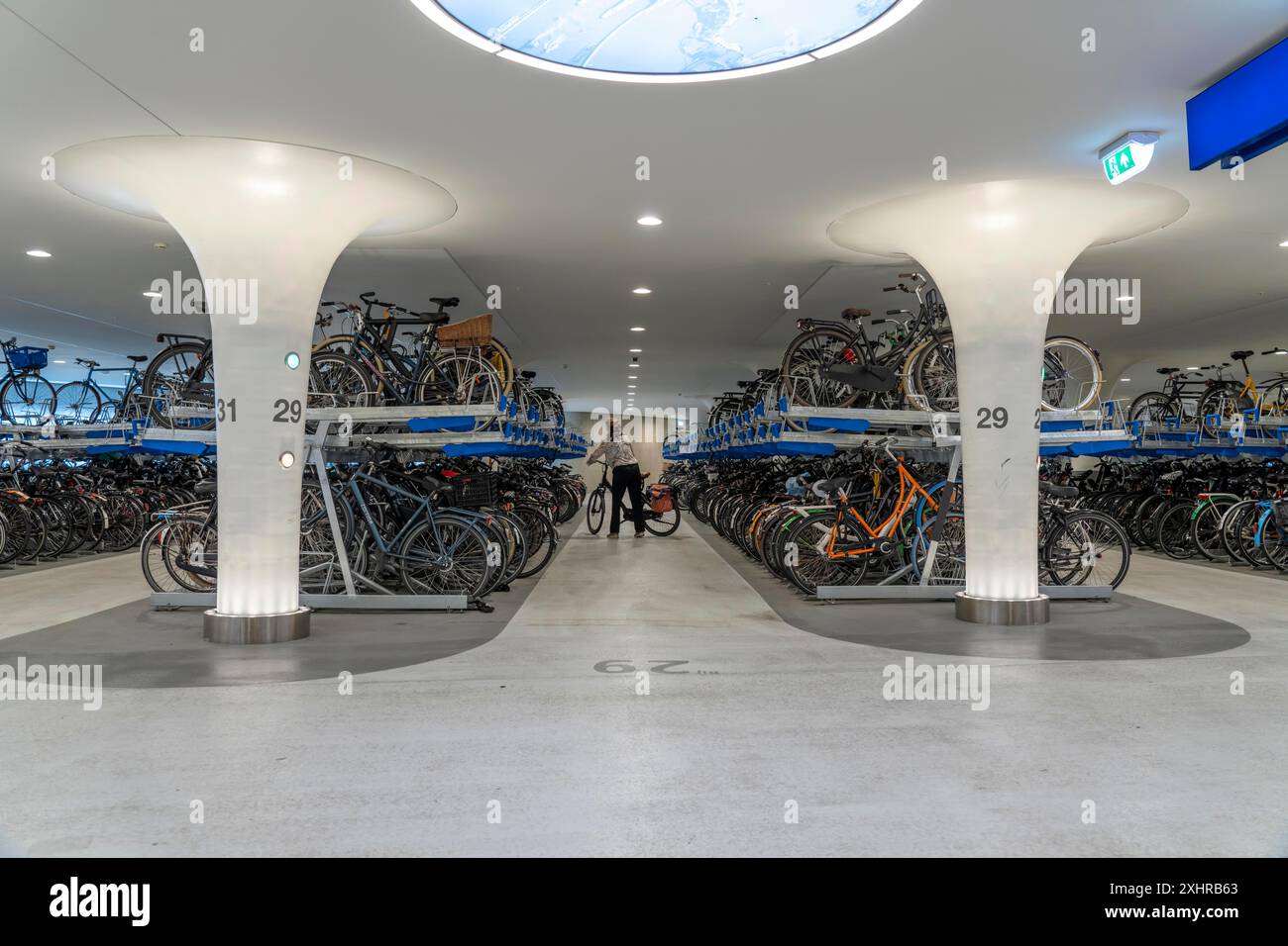 New bicycle parking garage at Amsterdam Central Station, Stationsplein ...