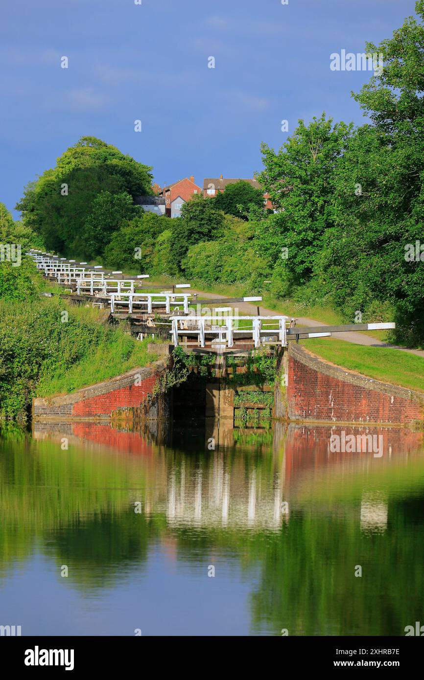 Caen Hill locks, The Kennett & Avon Canal at Devizes. Taken July 2024 ...