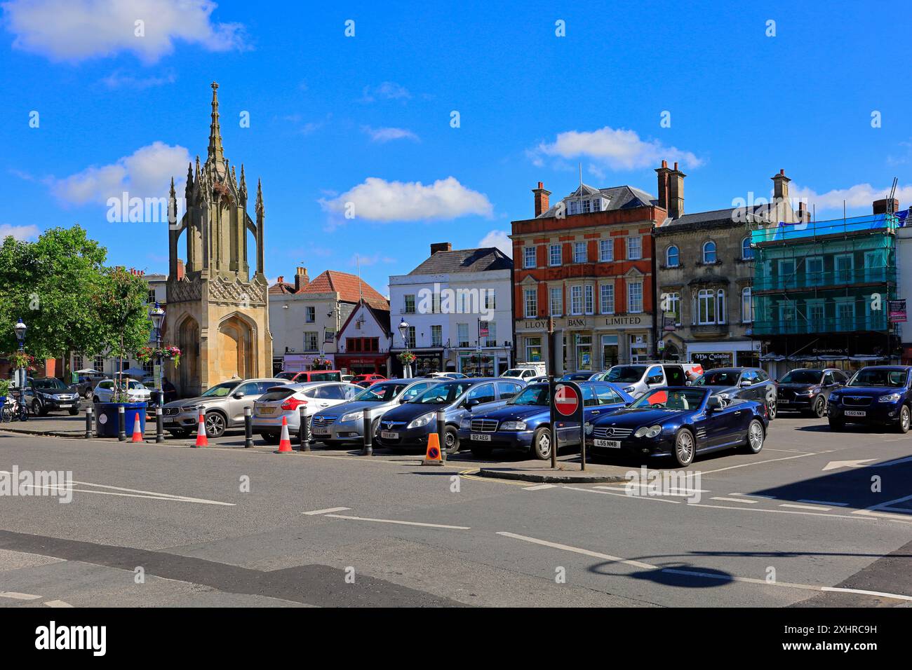 The Market Cross and parking area, Devizes town centre,. Taken July ...
