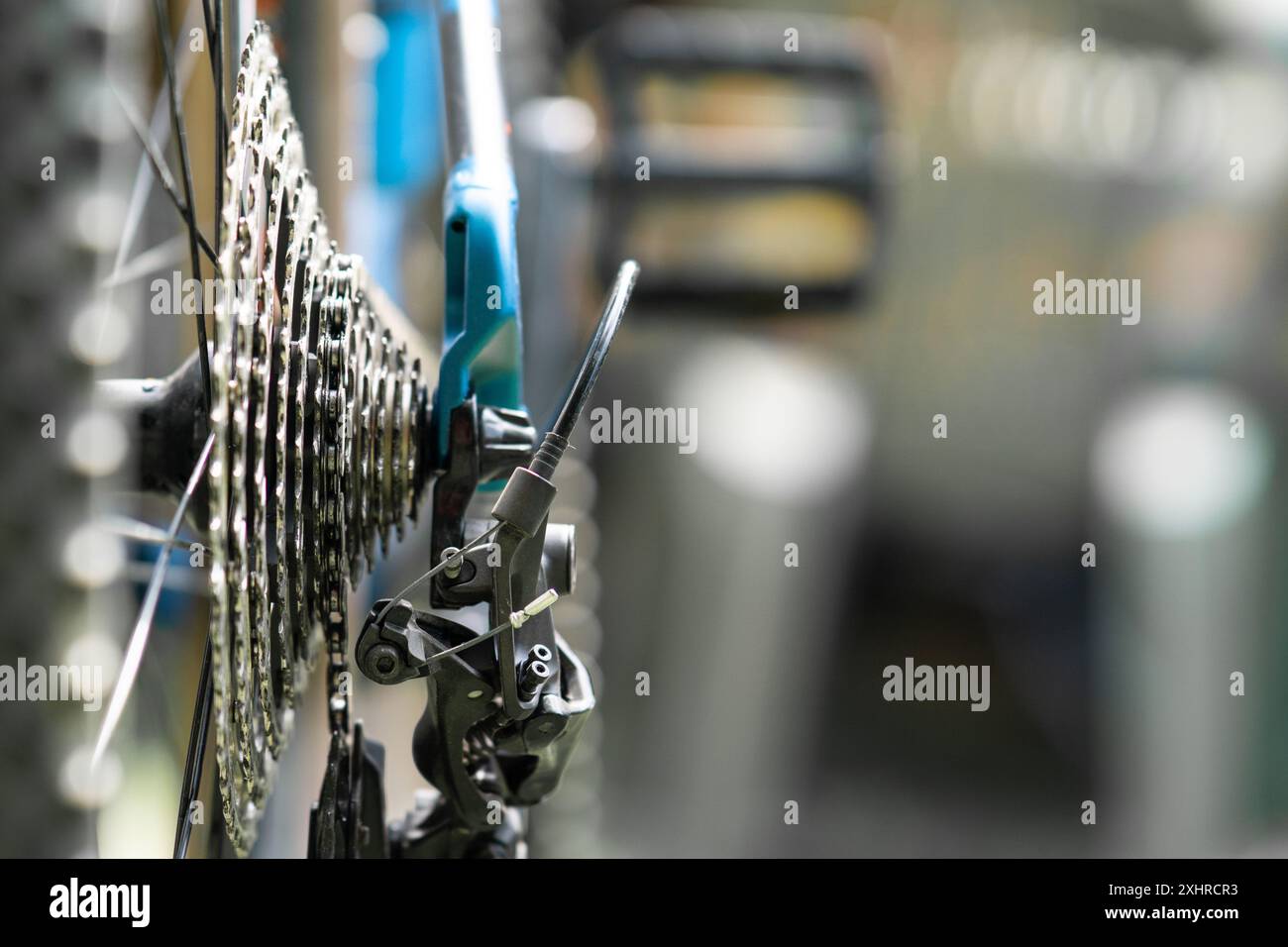 Modern mountain bike hi-res stock photography and images - Alamy