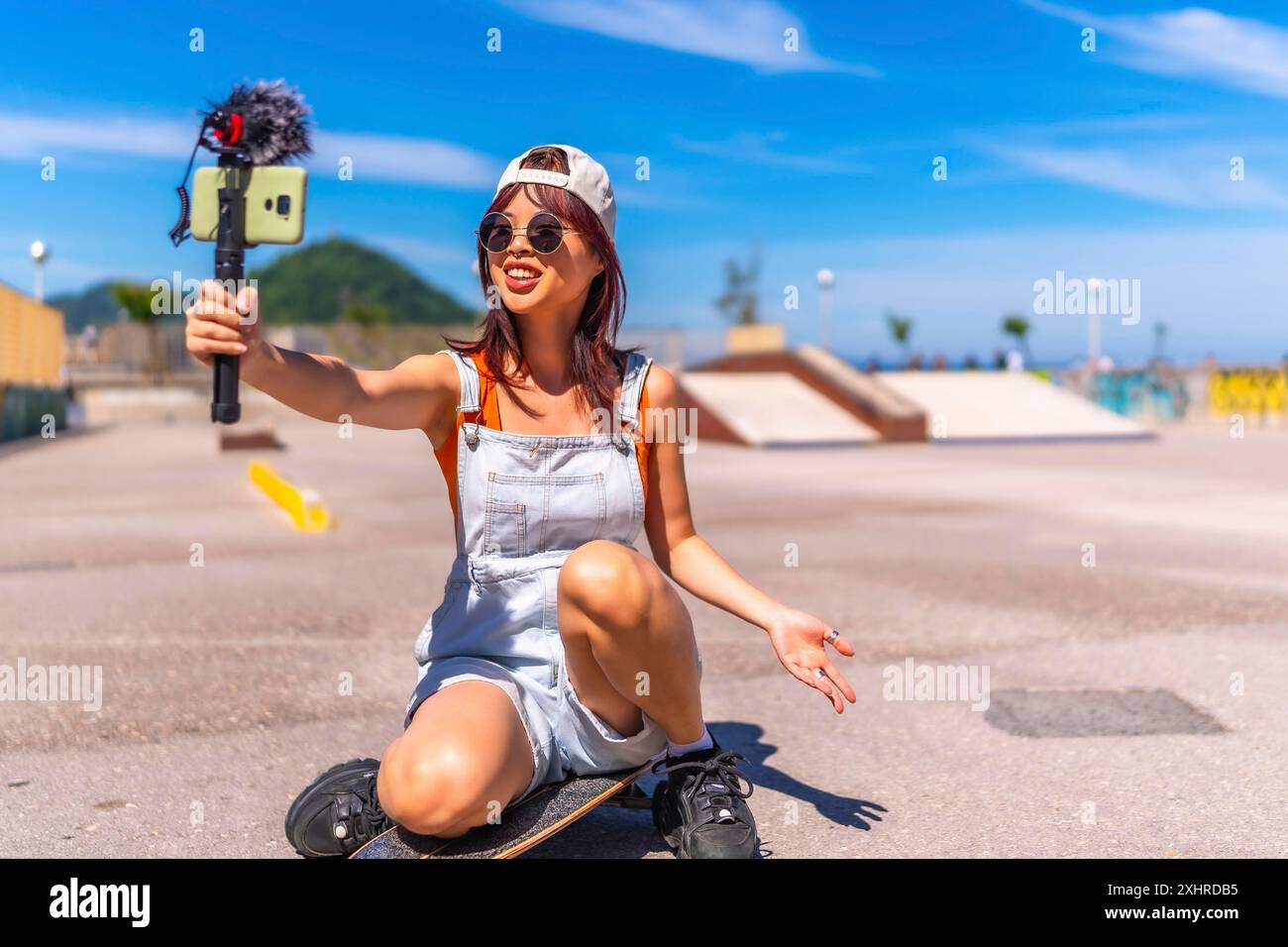 Streamer female hi-res stock photography and images - Alamy