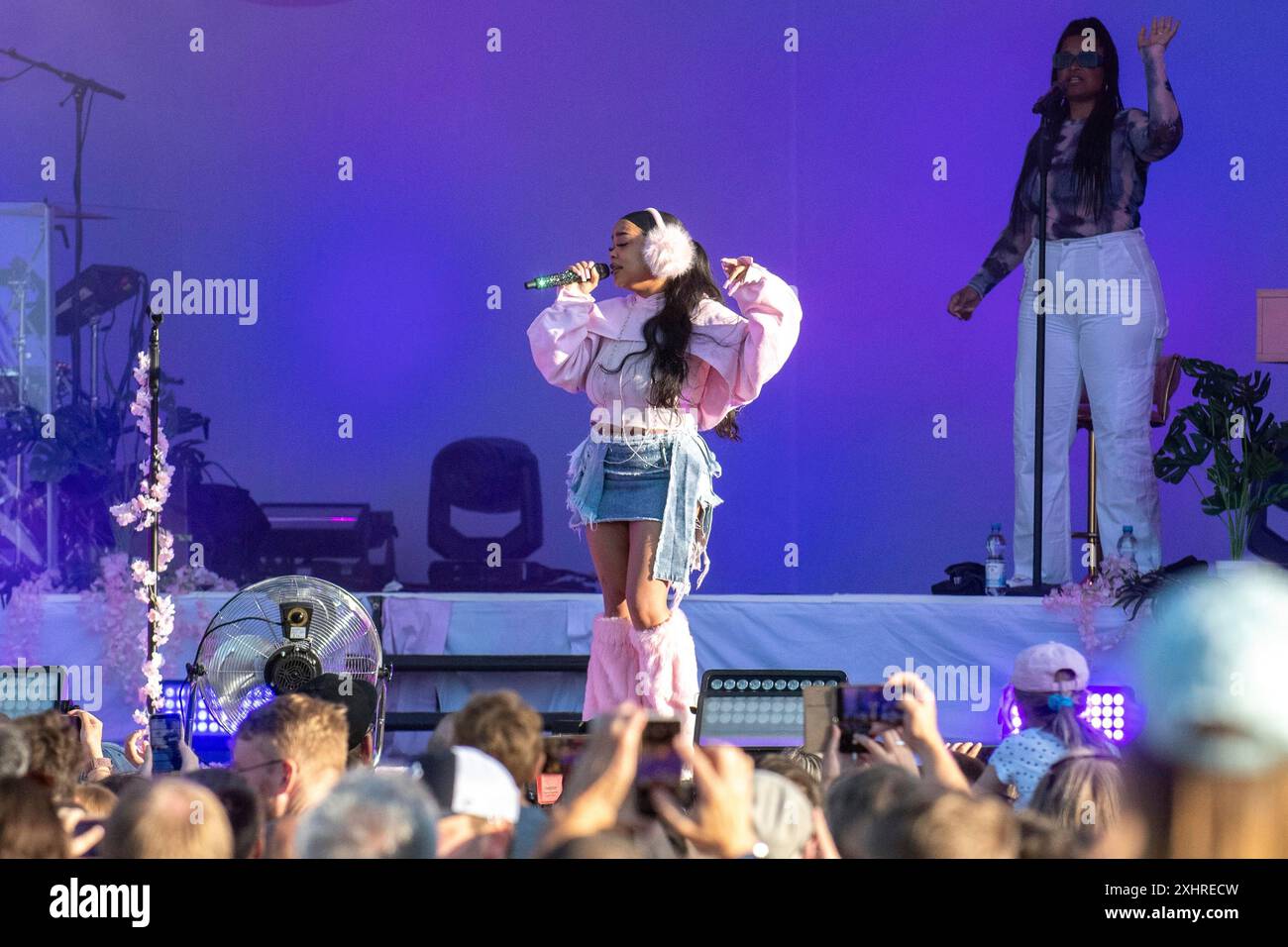 Zoe Wees live at the Potsdamer Stadtwerkefest, 13.07.2024 Stock Photo ...
