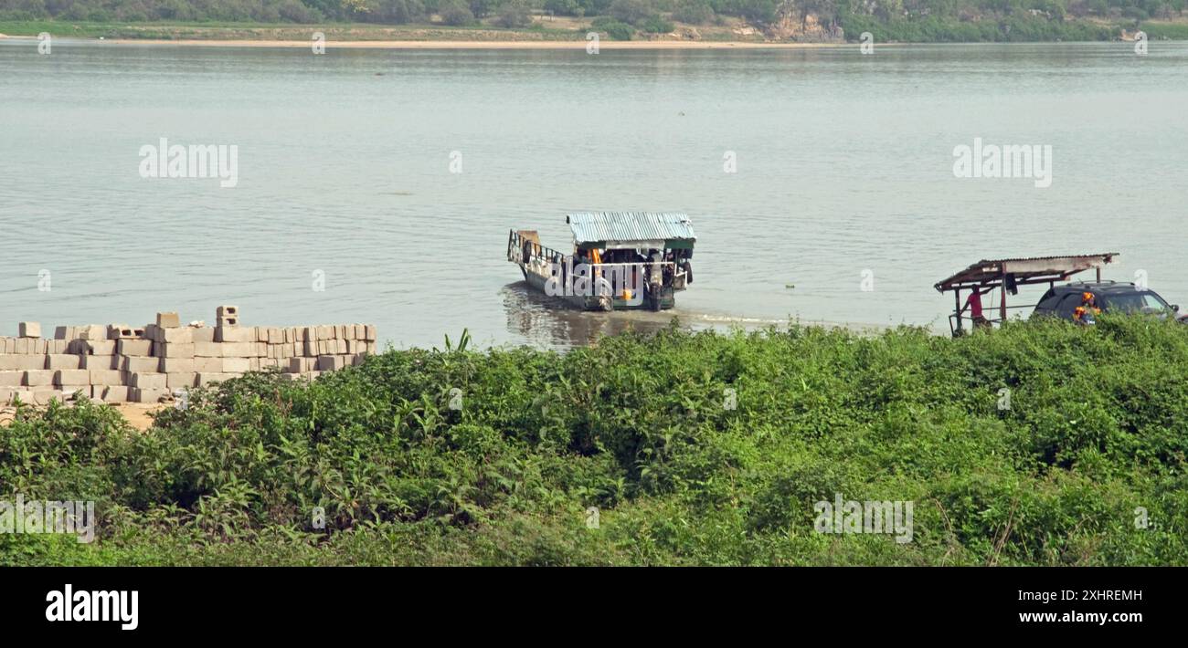 River Niger at Lokoja, Kogi State, Nigeria, Africa Stock Photo - Alamy