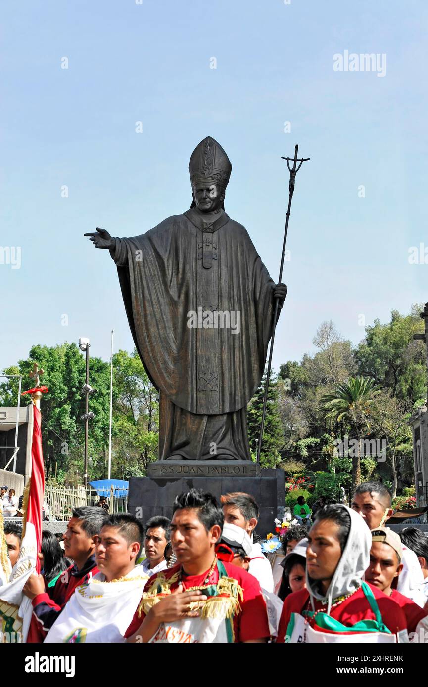 Monument to Pope John Paul II with faithful, Mexico City, Mexico ...