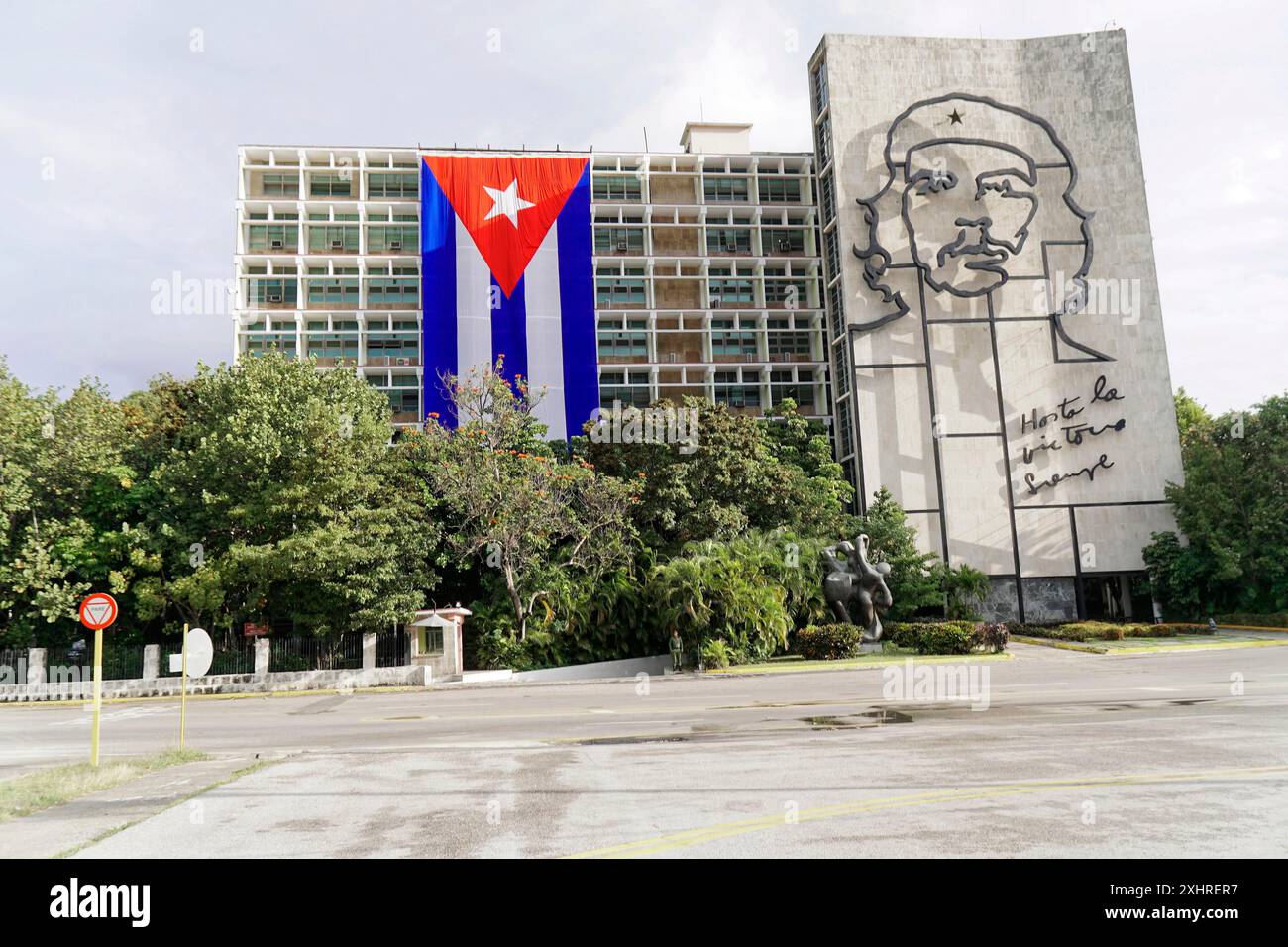 Che Guevara mural, Plaza de la Revolucion, centre of Havana, Habana ...