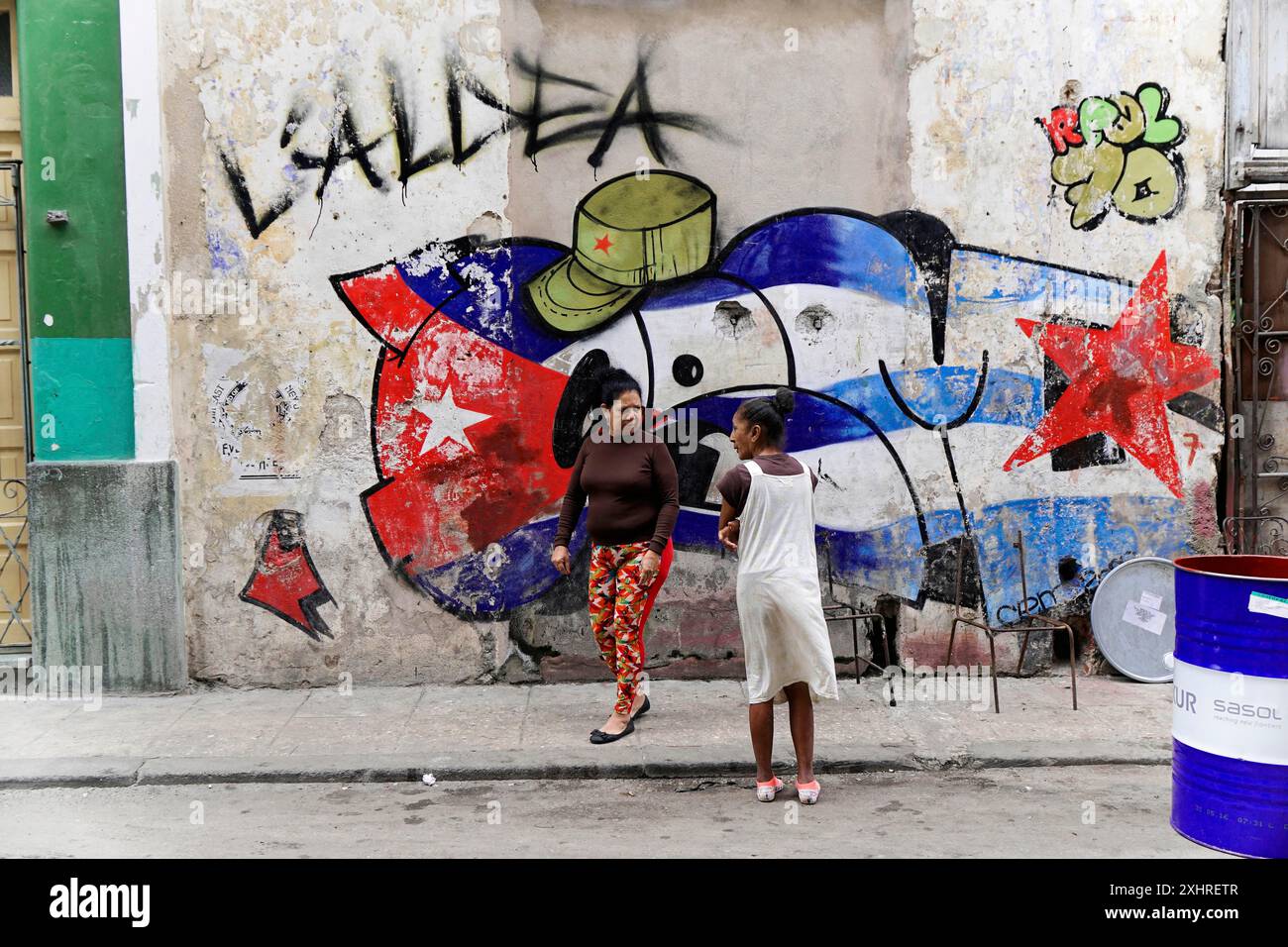 Graffiti wall including people hi-res stock photography and images - Alamy