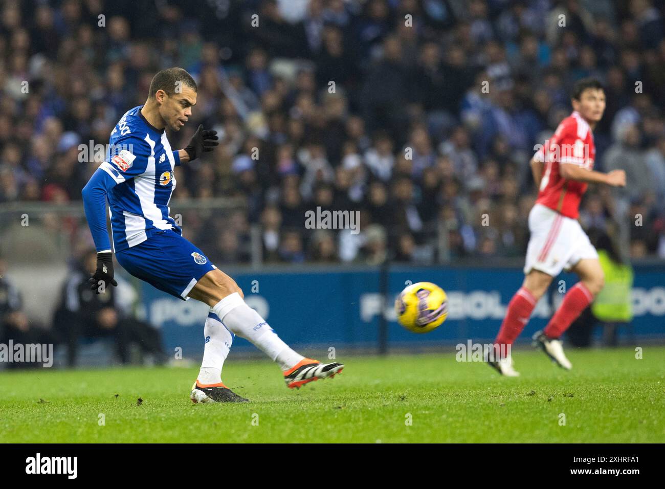 Football match, PEPE FC Porto taking a shot, Estadio do Dragao football ...