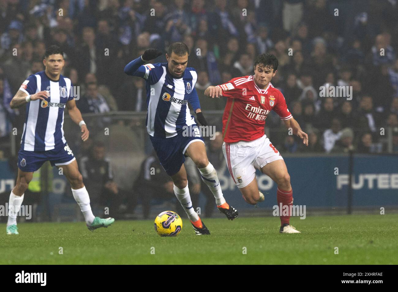 Football match, PEPE FC Porto left at the Bal in a duel with Joao NEVES ...