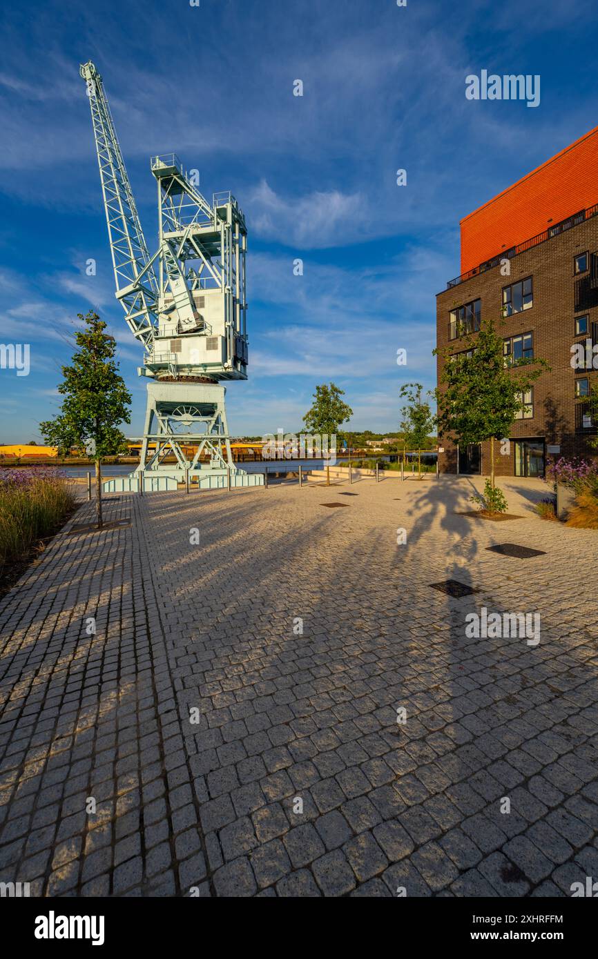 Blue Boar Wharf Shipping Crane, Blue Boar Wharf, 12 Blue Boar Ln ...