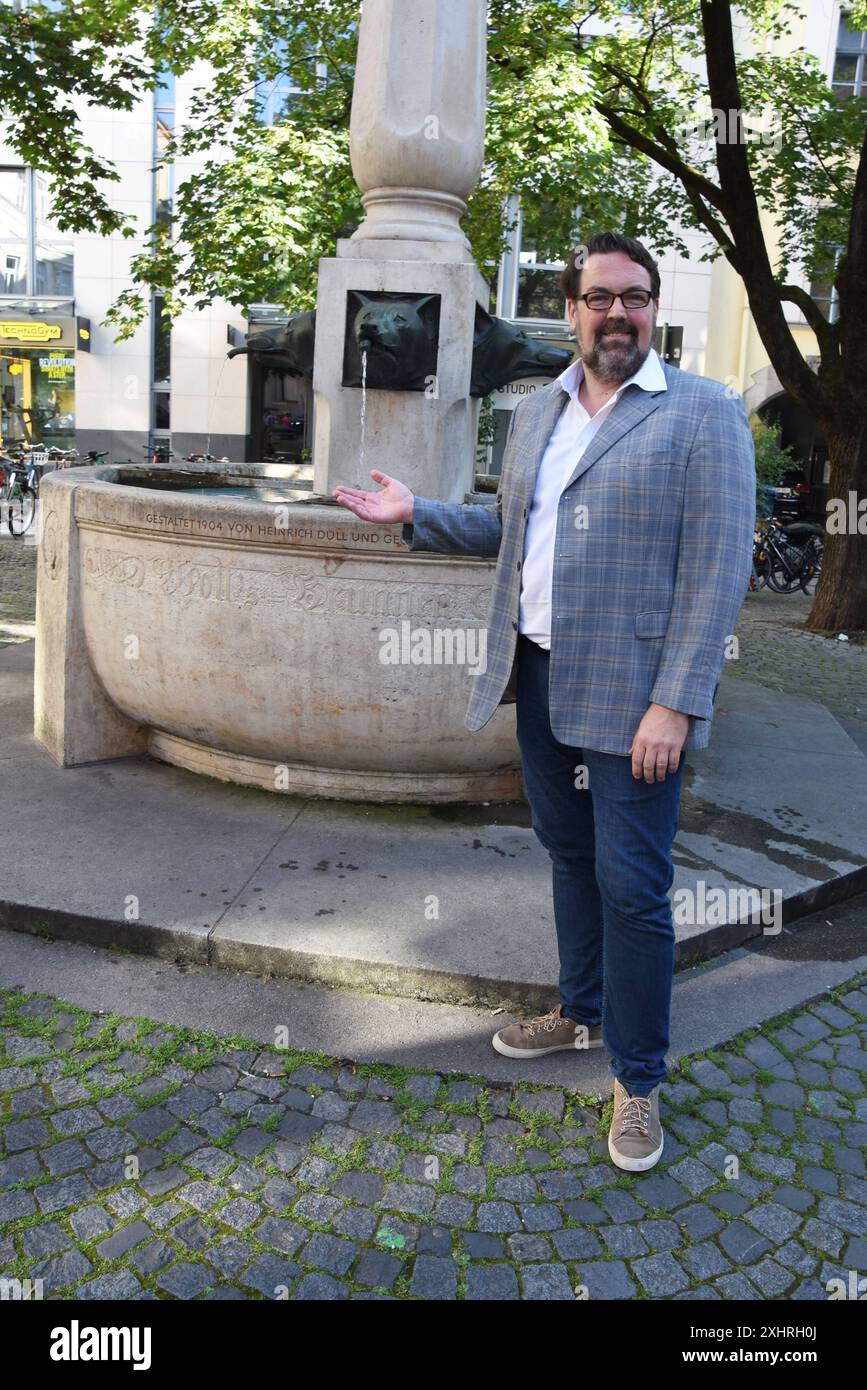 Andre Hartmann Kabarettist Saenger Musiker Entertainer Muenchen 15.07. ...