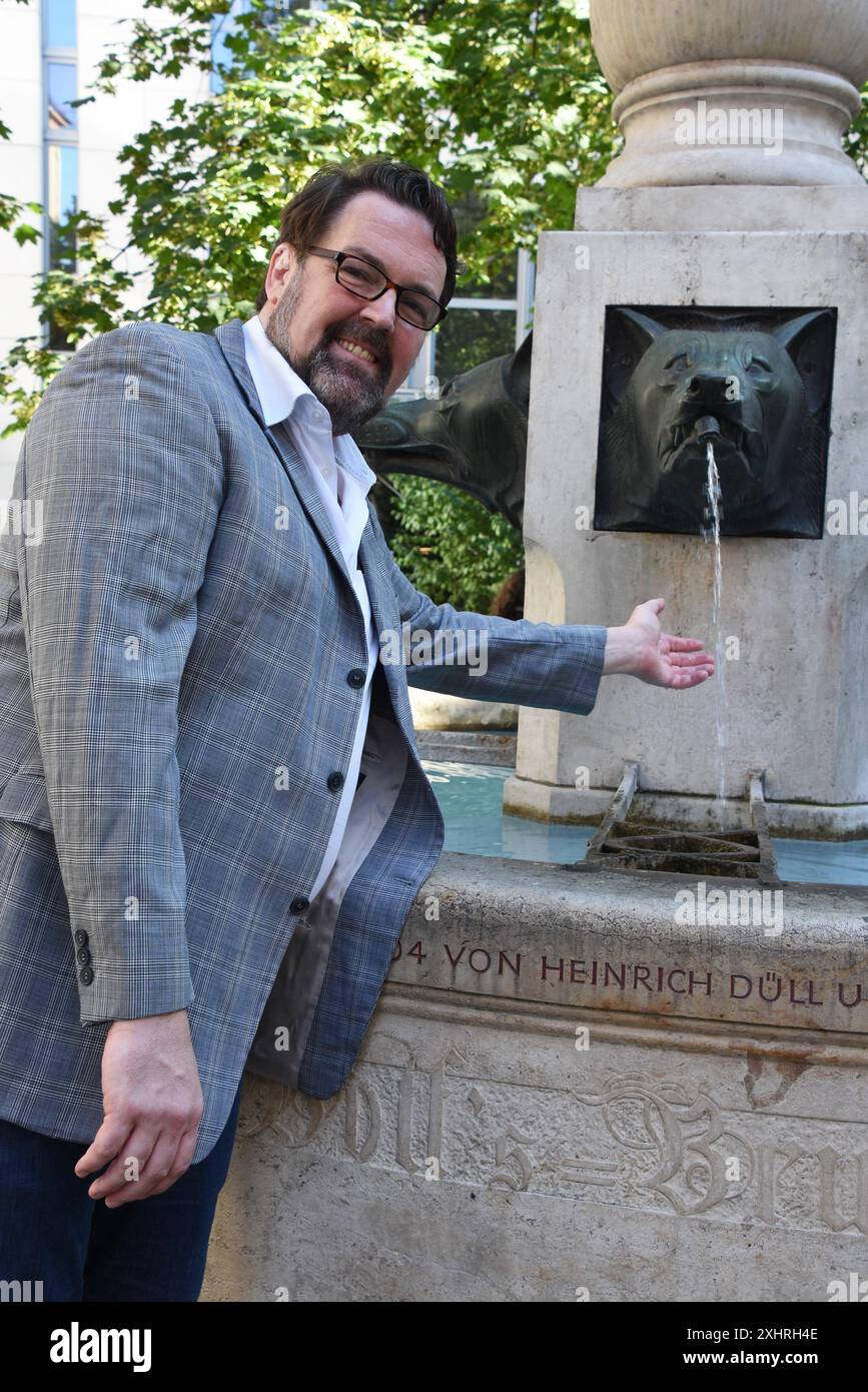 Andre Hartmann Kabarettist Saenger Musiker Entertainer Muenchen 15.07. ...