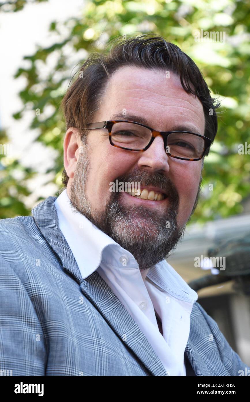 Andre Hartmann Kabarettist Saenger Musiker Entertainer Muenchen 15.07. ...