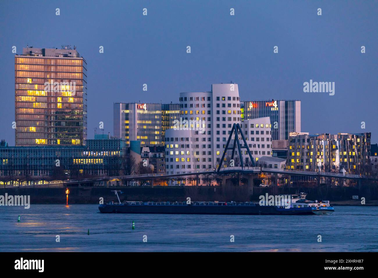 Duesseldorf, the Gehry buildings, Neuer Zollhof, in the media harbour ...