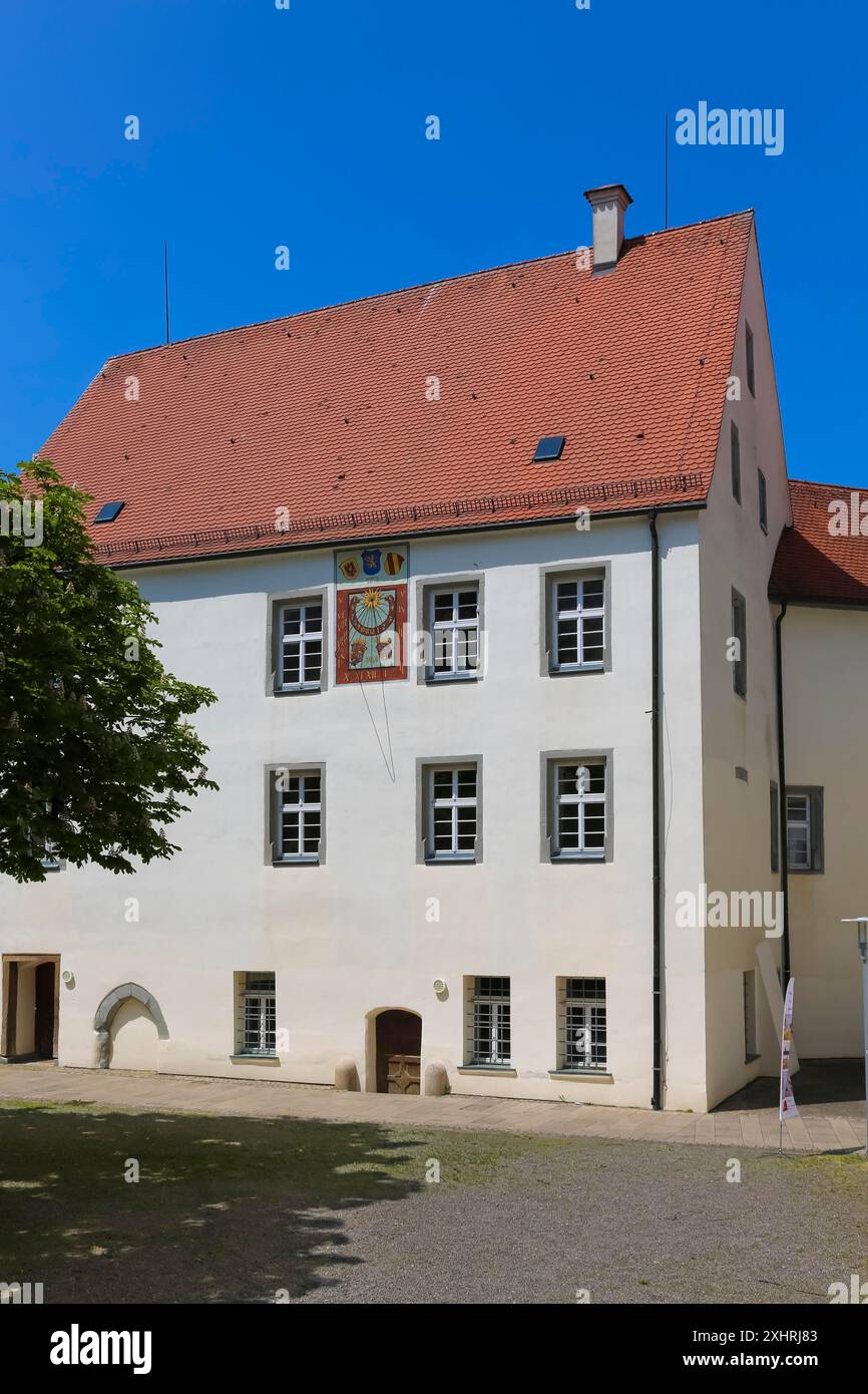 Inner courtyard, castle courtyard, castle with wall sundial, Messkirch ...