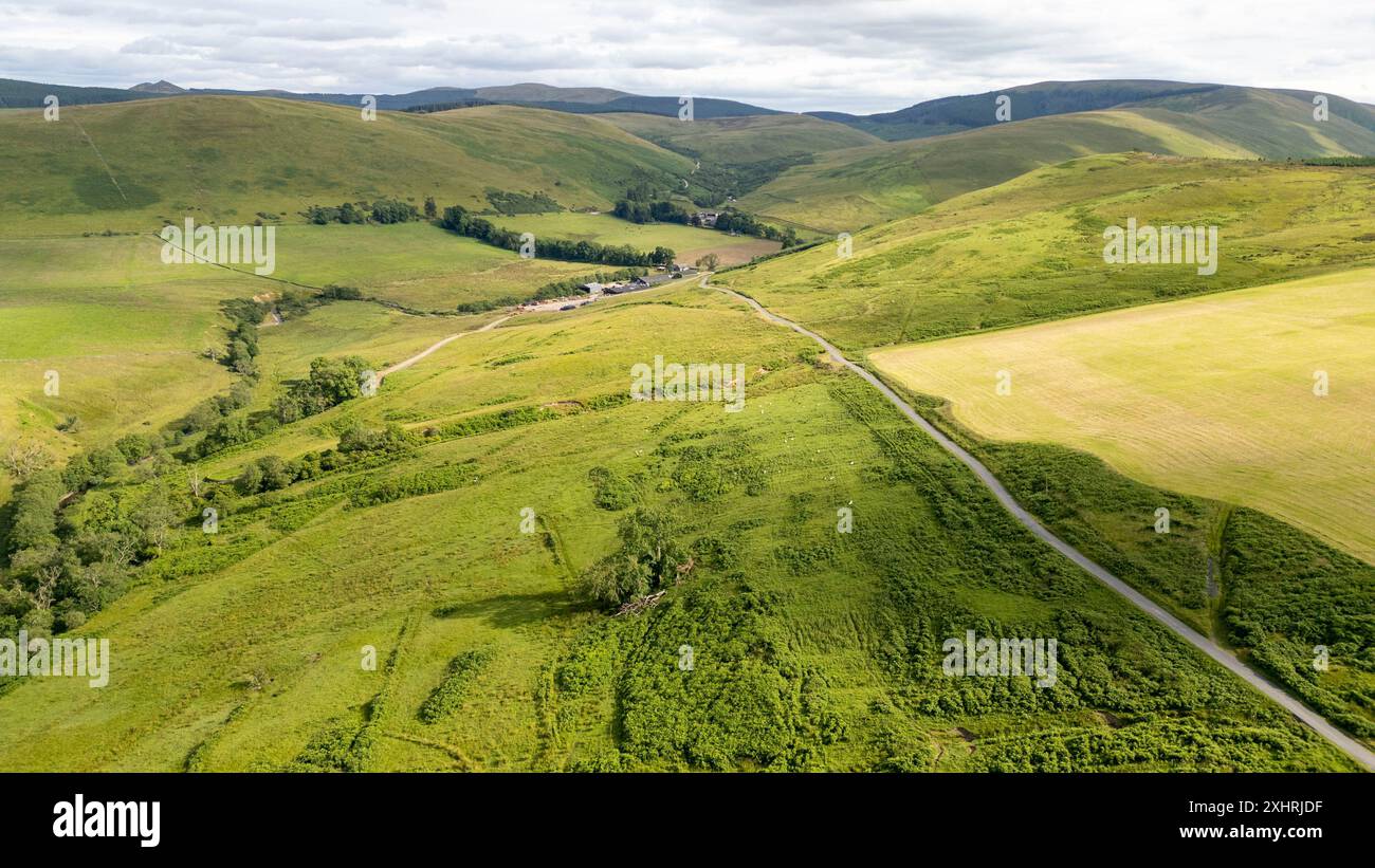 Remote hill farm hi-res stock photography and images - Alamy