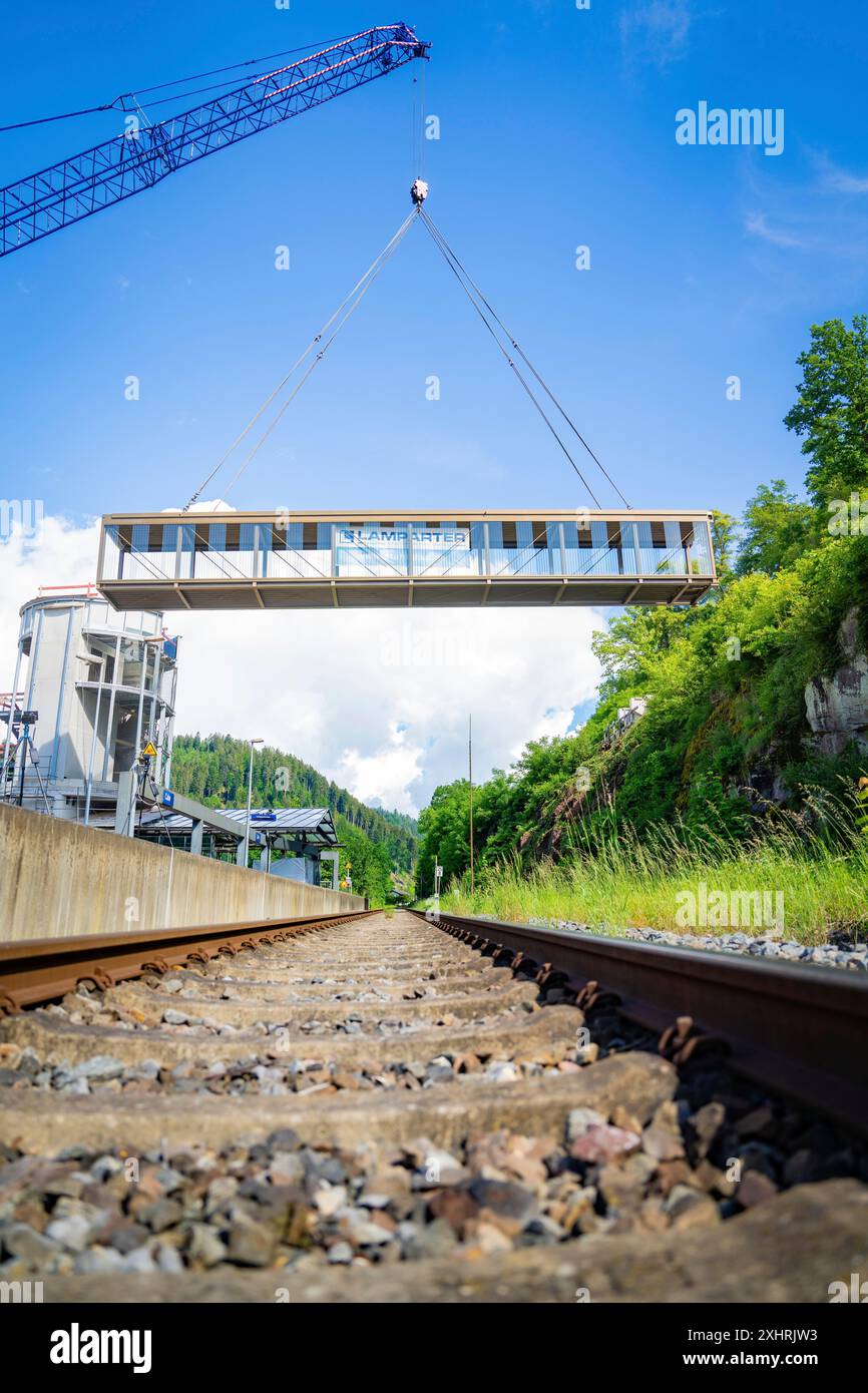 Bridge lifts hi-res stock photography and images - Alamy