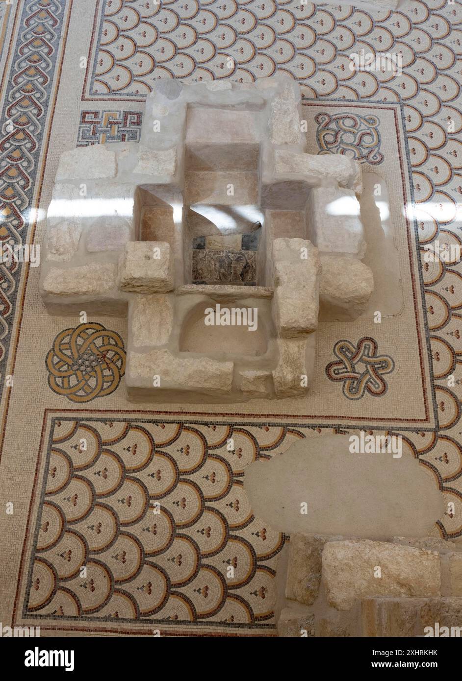 Baptismal font, Deacon Baptistery, Moses Chapel, Mount Nebo, (Jabal ...