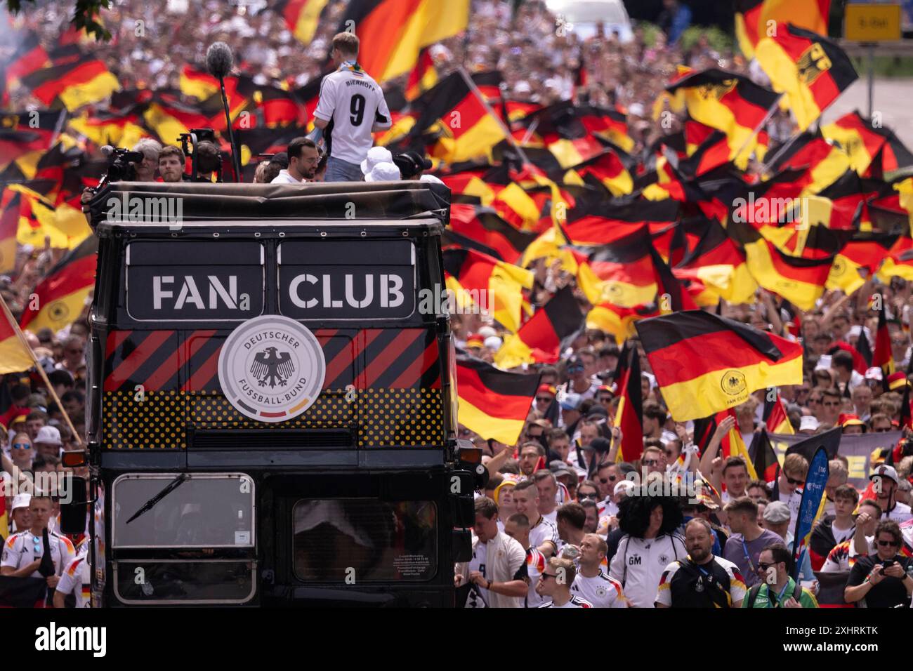 Fan bus, logo, fan march, German football fans march to the quarter ...