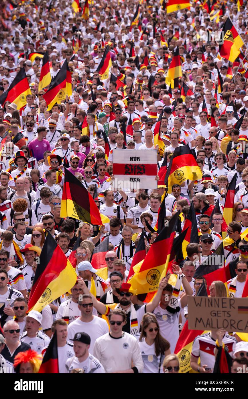 Fan march, German football fans march to the quarter-final Spain versus ...