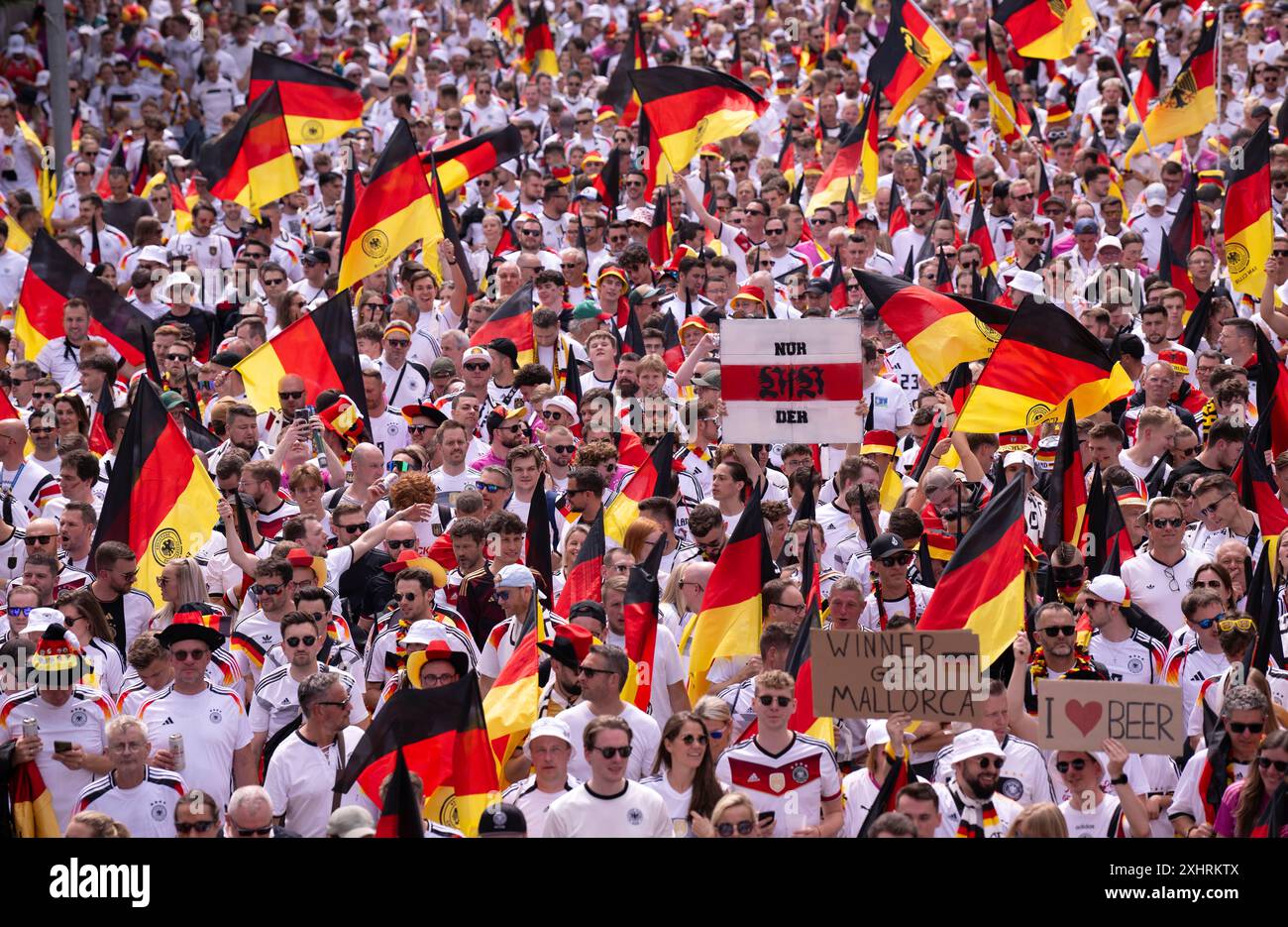 Fan march, German football fans march to the quarter-final Spain versus ...