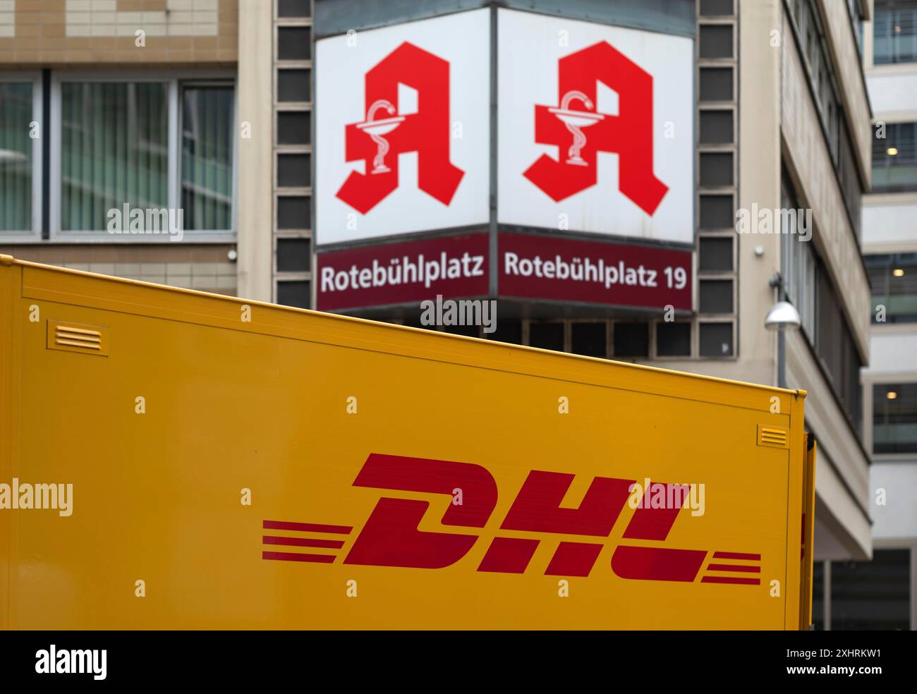 Parked logo hi-res stock photography and images - Alamy