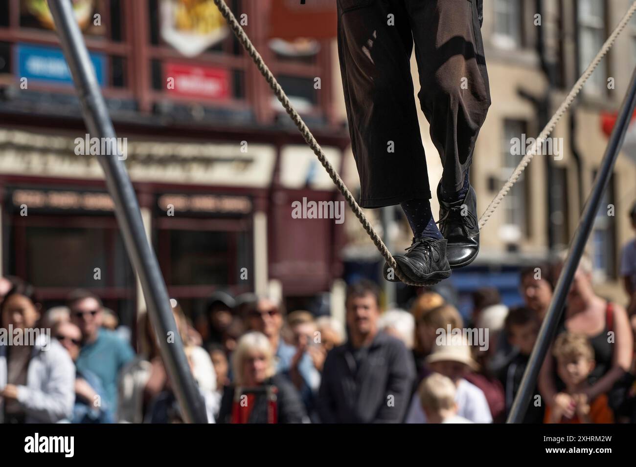 Rope acrobatics hi-res stock photography and images - Alamy