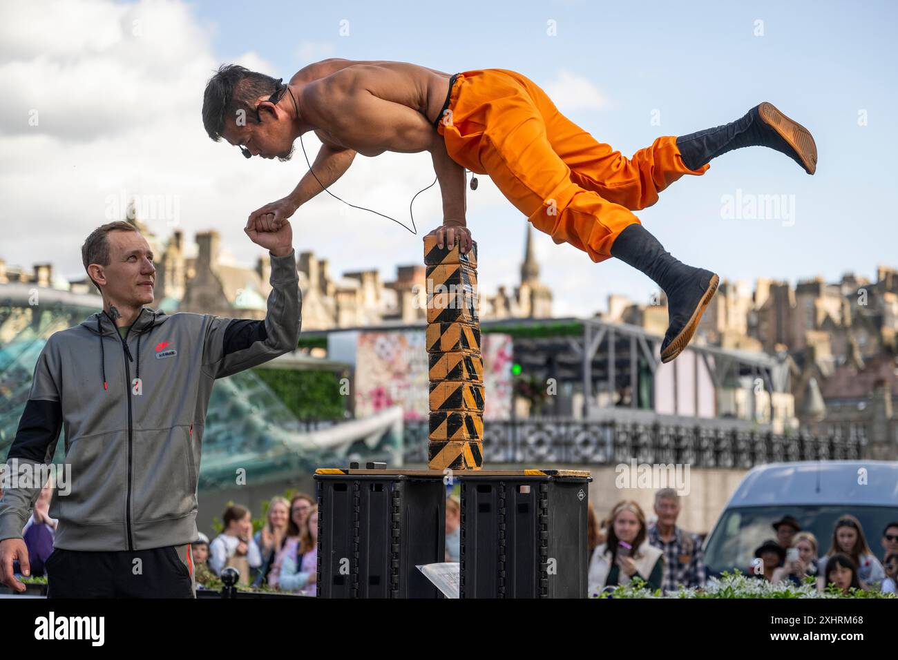Street performers and spectators, acrobatic performance, Prince Street ...