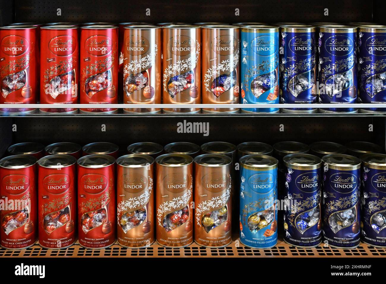 Lindth Lindor display shelf Stock Photo - Alamy