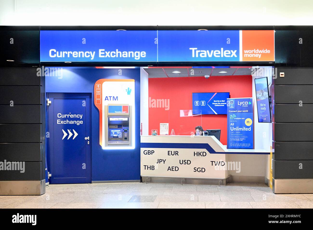 Vending machine office hi-res stock photography and images - Alamy