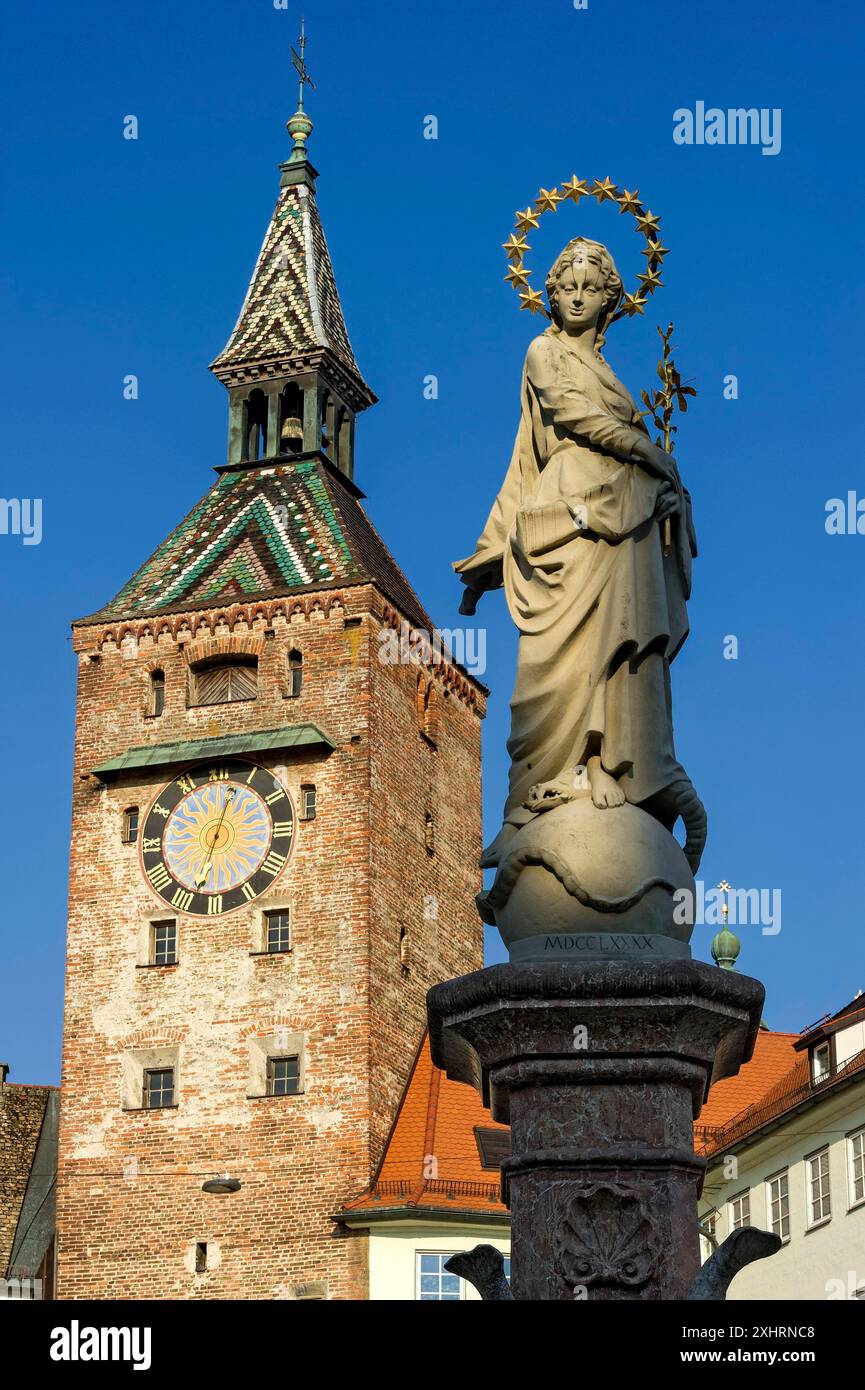 Medieval gate tower, town gate Schmalzturm or beautiful tower, fountain ...