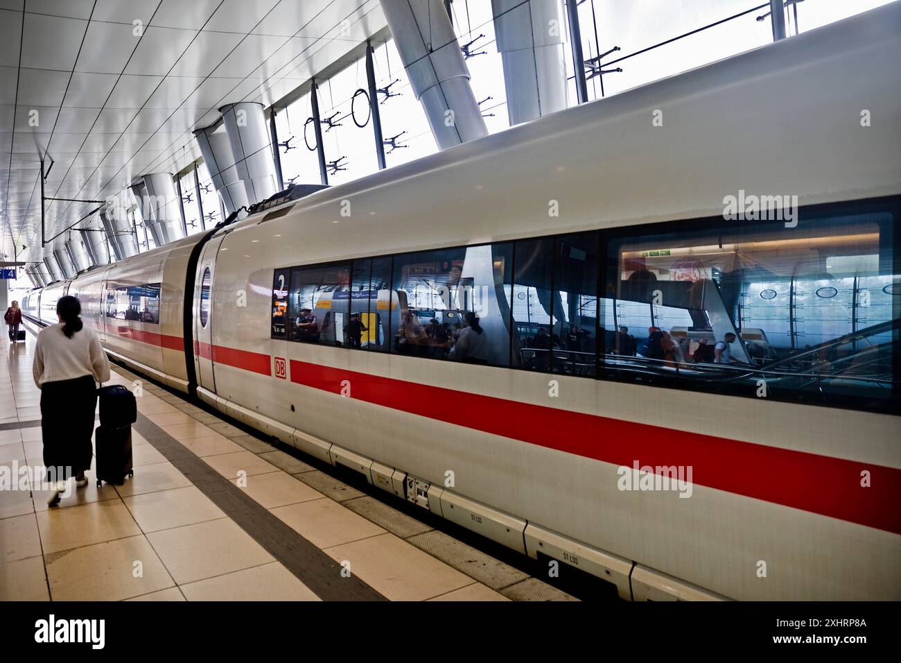 Intercity-Express ICE on the platform at the long-distance railway ...