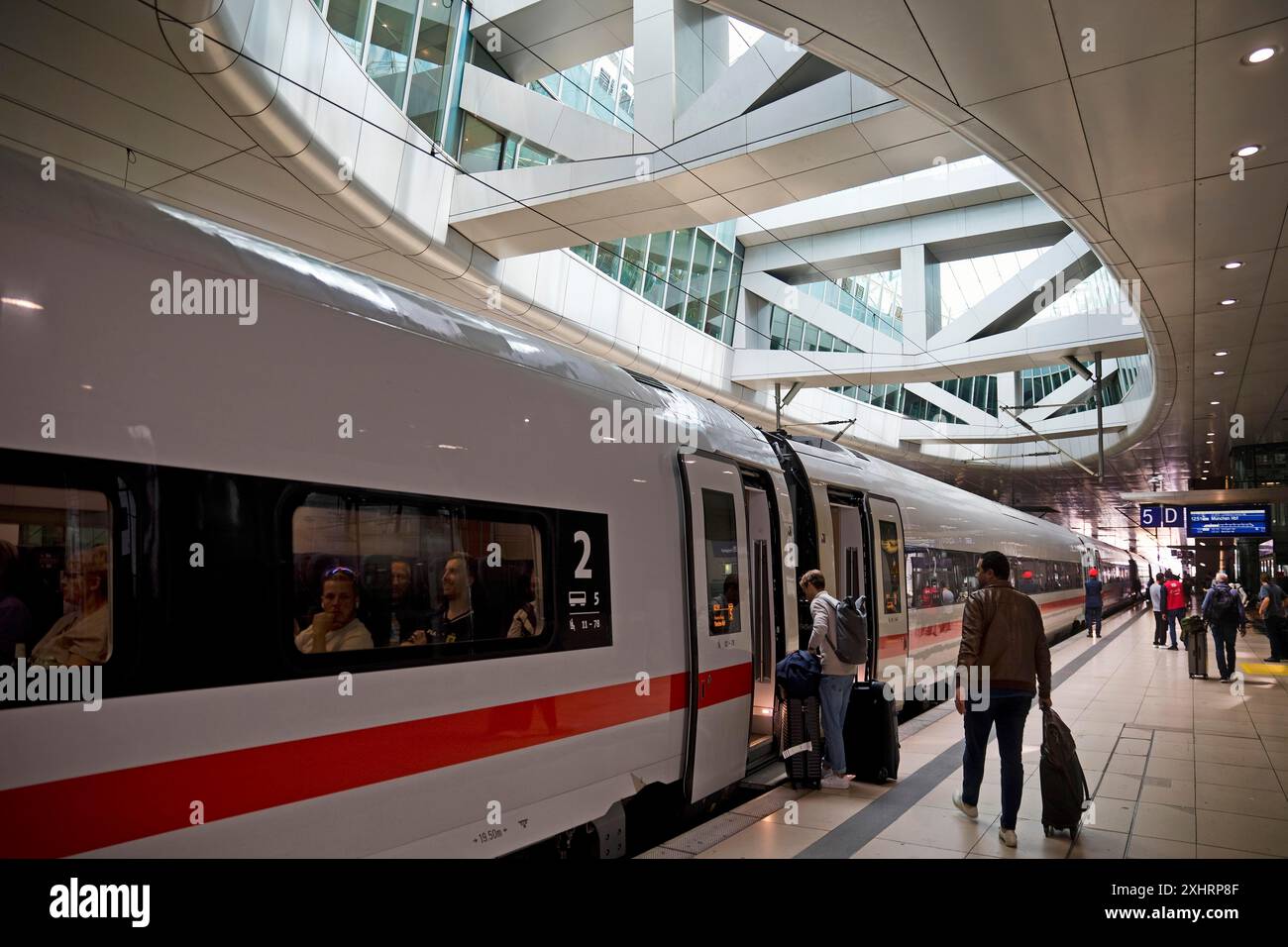 ICE at the centre platform with the large opening to the glass dome ...