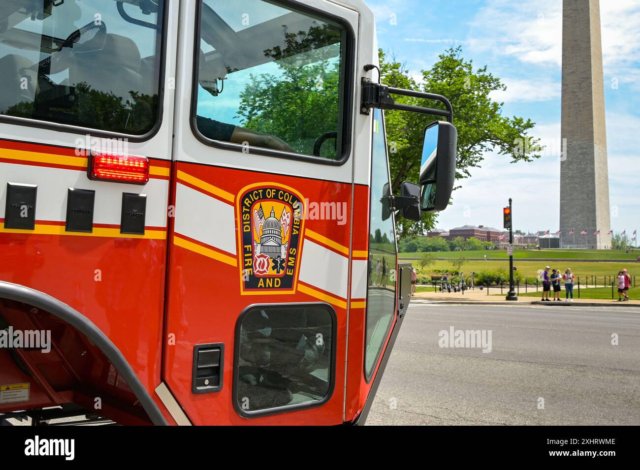 Fire engine logo hi-res stock photography and images - Alamy