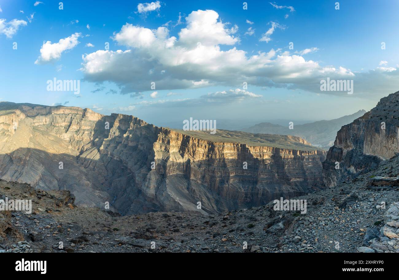 Panoramic view to Grand canyon of Oman, Balcony walk trail, Jabal ...