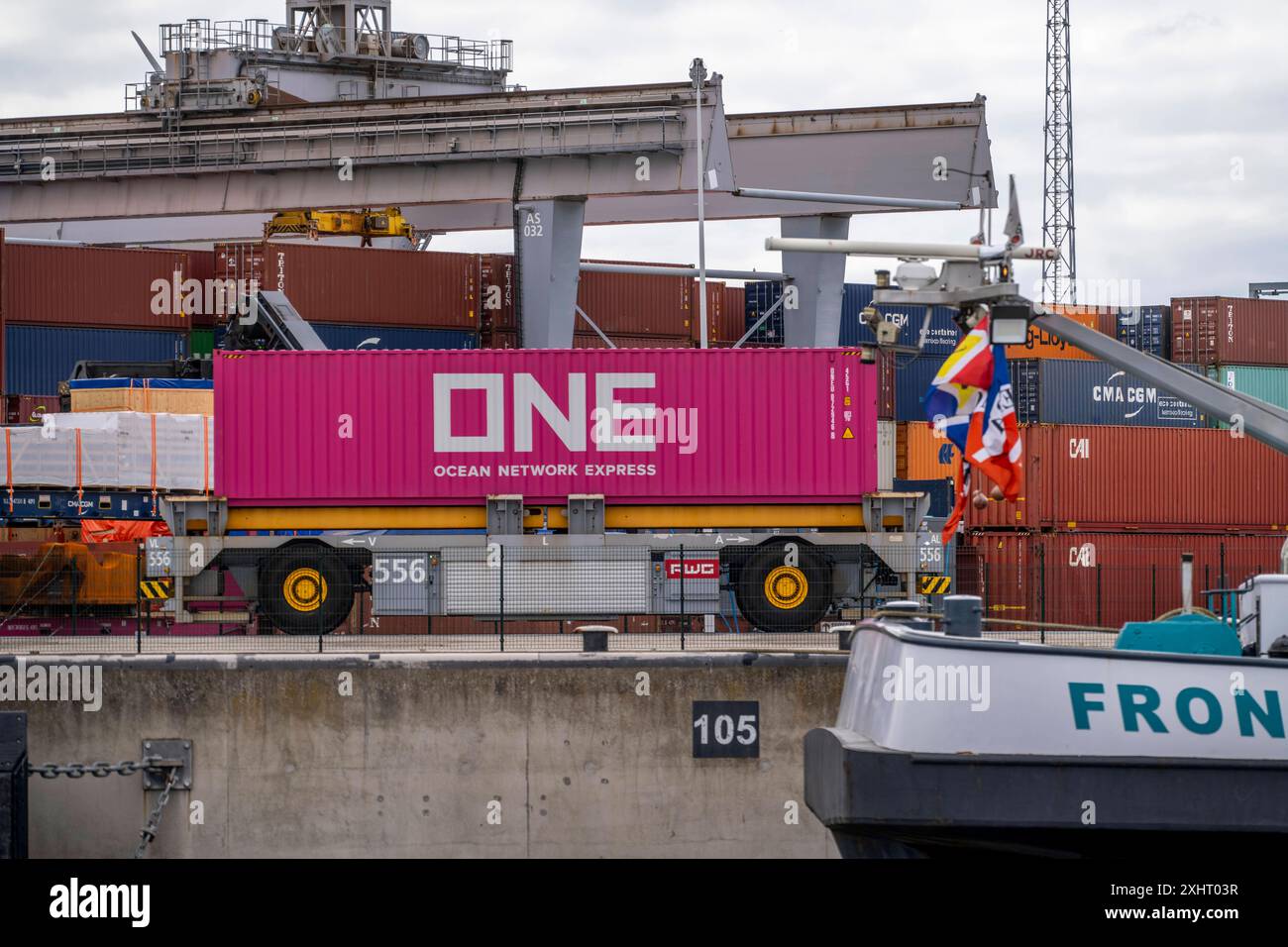 Rwg container terminal hi-res stock photography and images - Alamy